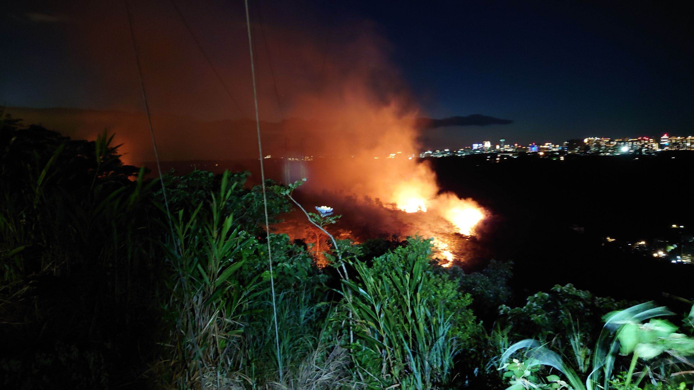 快訊／觀景台拍照竟觸電！男著火成焦屍 友人全程目睹｜東森新聞
